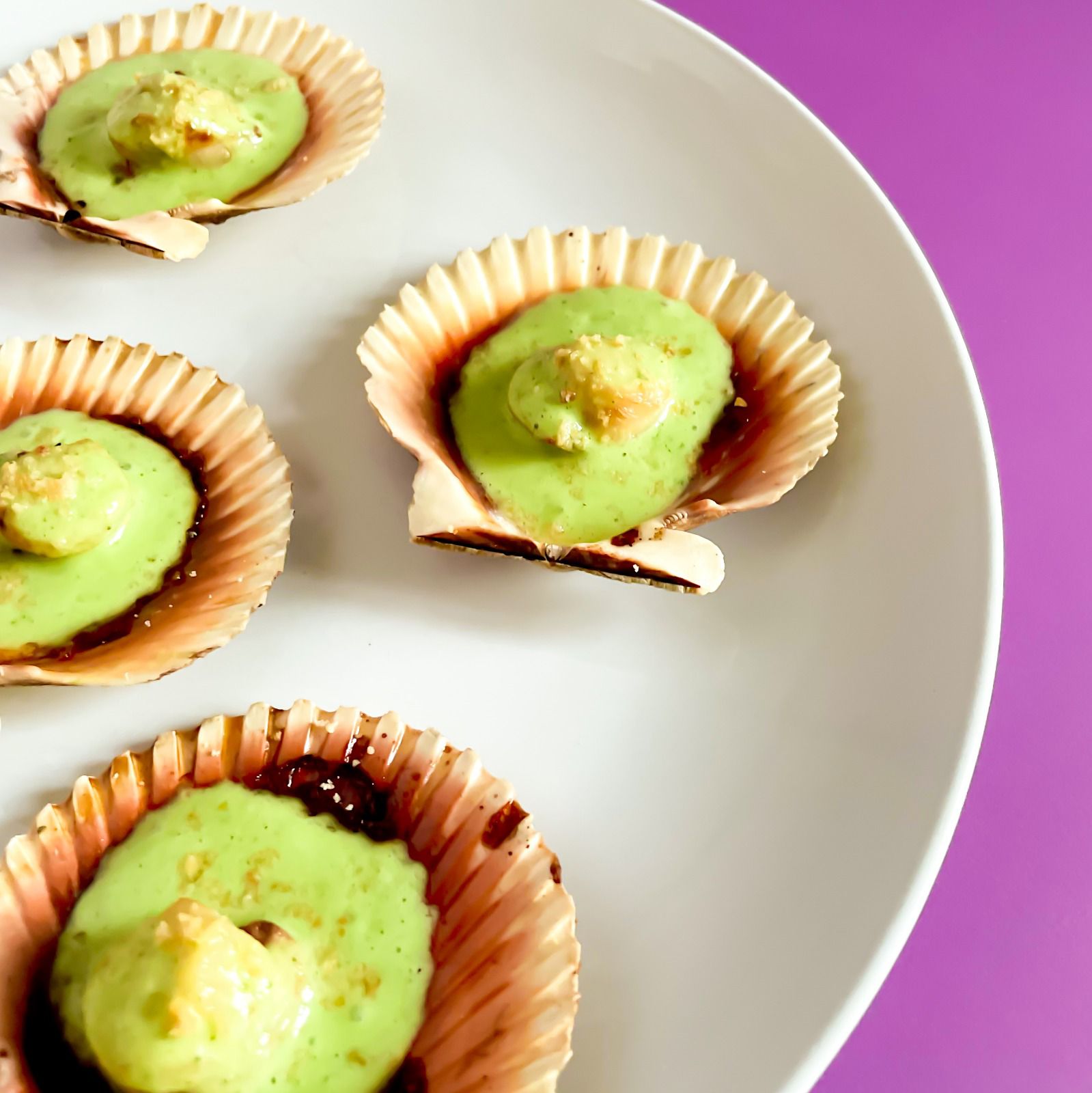 Scallops with coconut sauce and wasabi - Yamaaoi